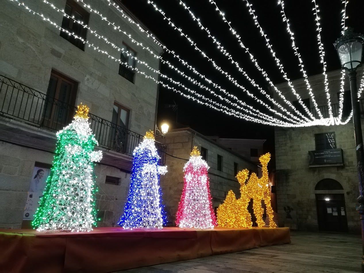 Chegan as cabalgatas de Reis a Redondela e Chapela - Radio Redondela 94.9FM