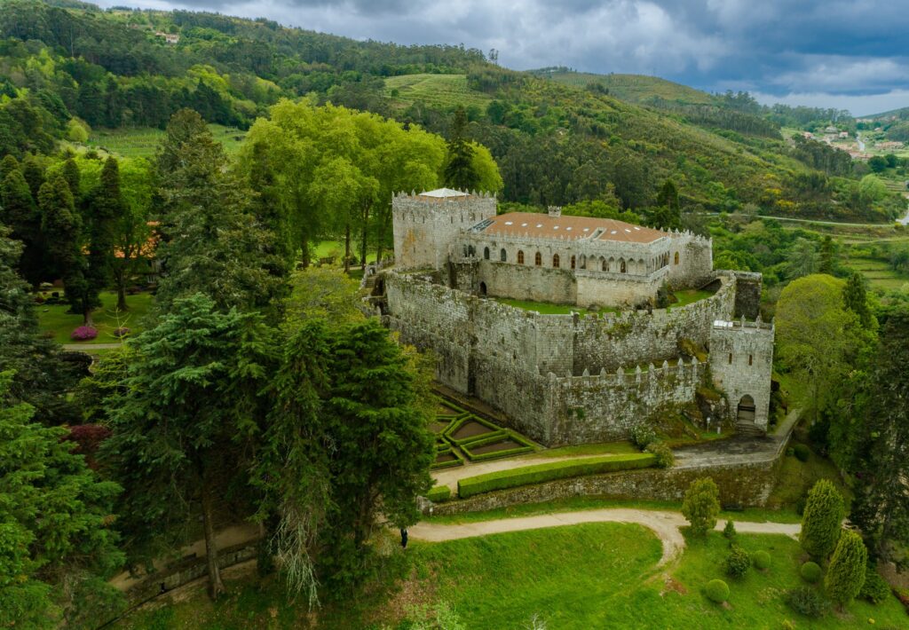 As obras de mellora no Castelo de Soutomaior obrigan a pechar a ...